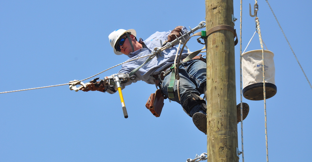 Rodeo Roundup: Linemen Showcase Safety and Speed in 2018 Gaff-n-Go ...