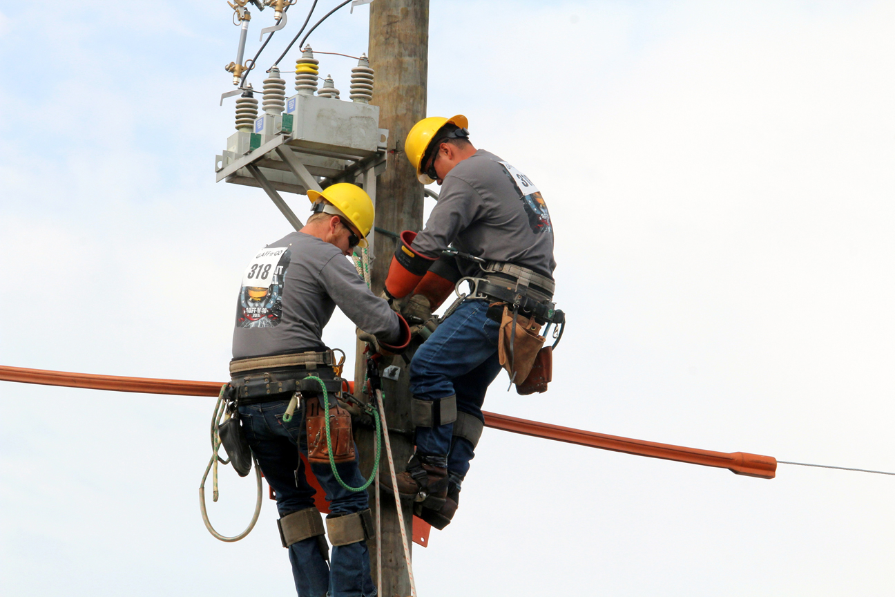 Linemen Compete at Record-Breaking Gaff-n-Go Rodeo | T&D World