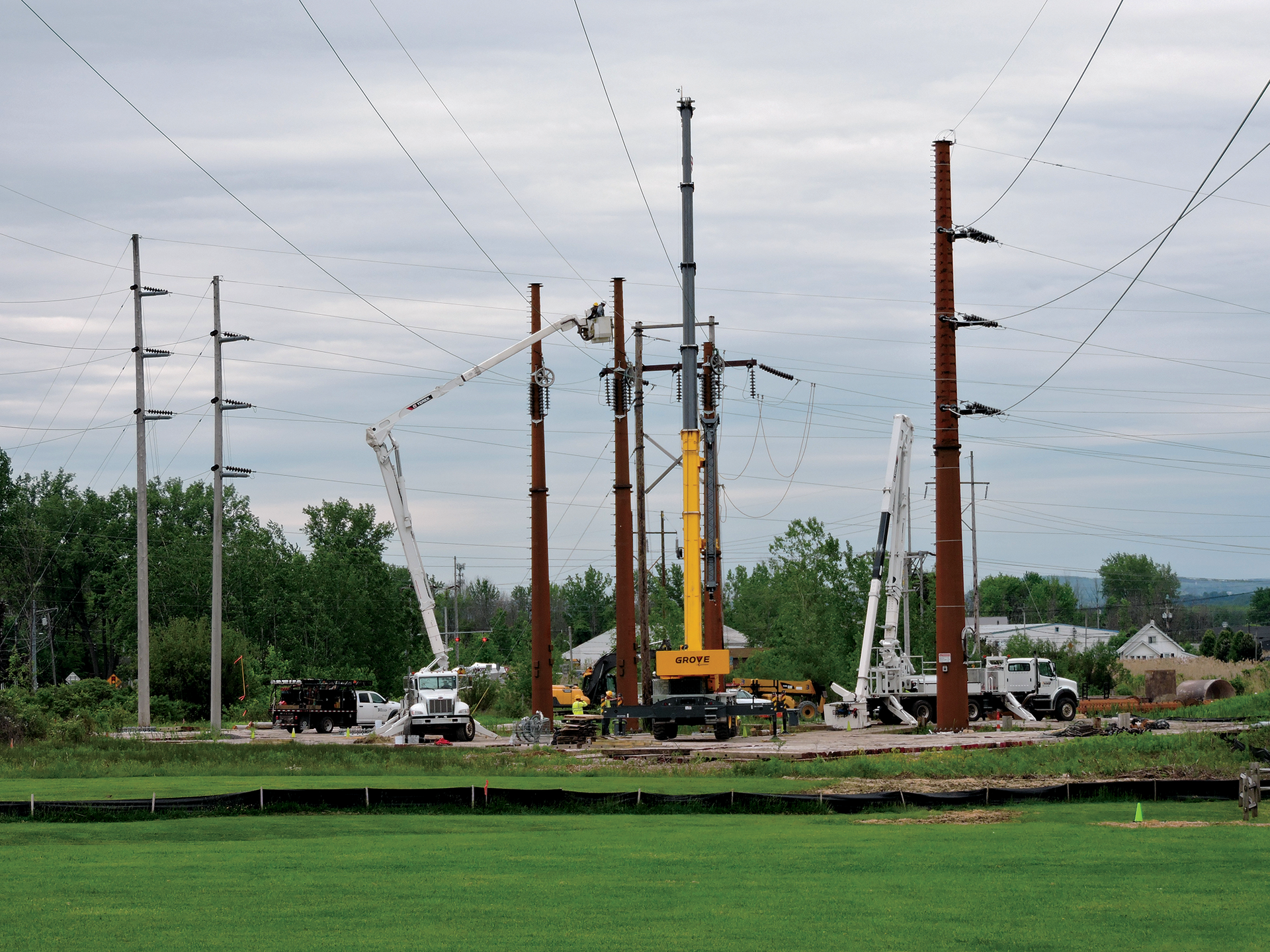 Linemen Rebuild Line to Ramp Up Reliability | T&D World