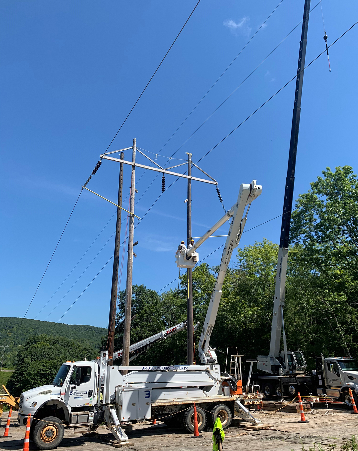 Contractor Trains Crews on Live-Line Work Methods | T&D World