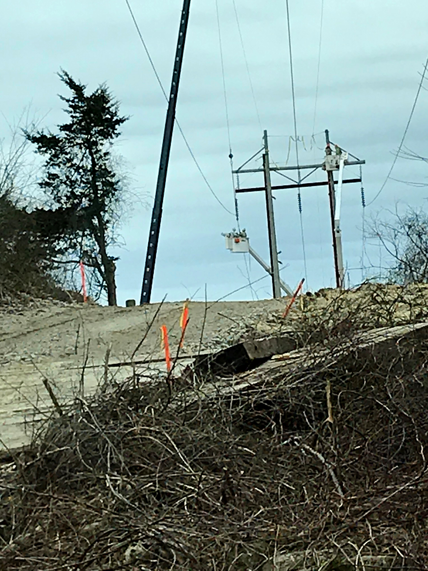 Contractor Trains Crews on Live-Line Work Methods | T&D World