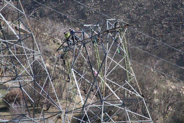 Reconductoring vs Rebuilding – SCE Experience | T&D World