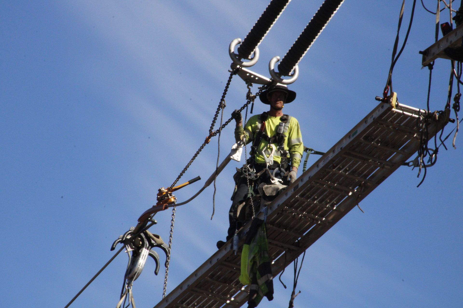 Reconductoring vs Rebuilding – SCE Experience | T&D World