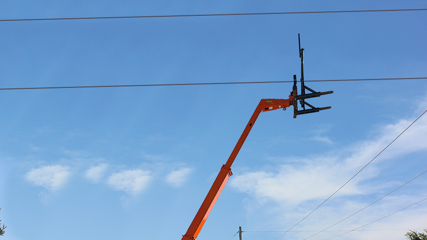 Fork-Mounted Guard Arm Catches Falling Conductors | T&D World